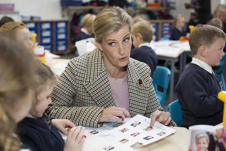 imágenes de Sophie Countess of Wessex opens Countess Gytha Primary ...