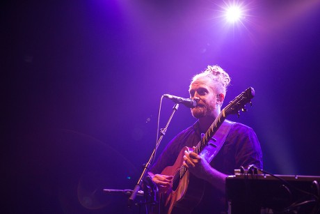 __COUNT__ imágenes de Newton Faulkner in concert, O2 Academy, Newcastle ...