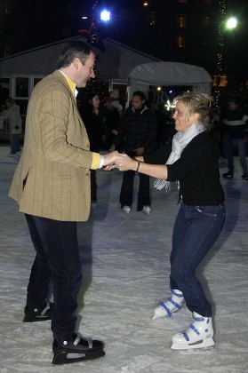 Marble Arch Ice Rink 08 Dec 2002 Stock Pictures, Editorial Images and ...