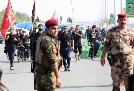 Iraqi Soldiers Guard Iraqi Shiite Worshippers Editorial Stock Photo ...