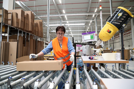 Employee Works Packaging Station New Amazon Editorial Stock Photo ...