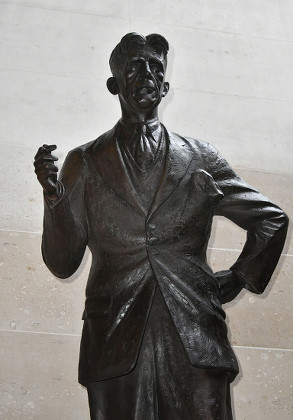 37 George orwell statue Stock Pictures, Editorial Images and Stock ...