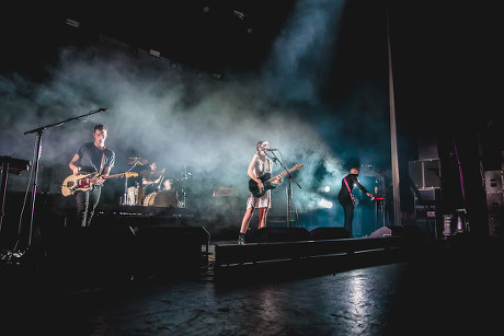 Wolf Alice in concert at the O2 Apollo, Manchester, UK - 09 Nov 2017 ...