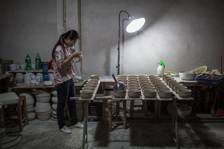 Worker Makes Porcelain Bowls Ceramic Factory Editorial Stock Photo ...