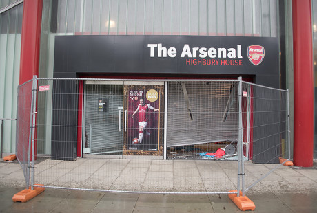 Emirates Stadium Official Shop North London Editorial Stock Photo ...