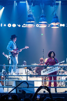 __COUNT__ imágenes de Arcade Fire in concert, Frank Erwin Center ...