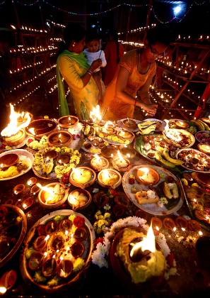 Indian Hindu Devotees Light Earthen Lamps Editorial Stock Photo - Stock ...