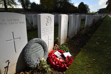 Vere Harmsworth Grave Ancre Cemetery Beaumonthamel Editorial Stock Photo - Stock Image ...
