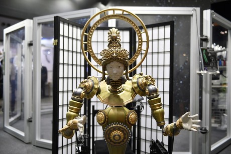 Robot Arisa Developed By Thk Aruze - Foto de stock de contenido ...