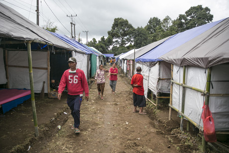 Evacuees Stay Temporary Shelters After Evacuating Editorial Stock Photo ...