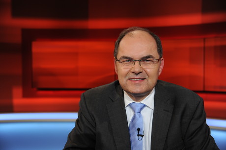 imágenes de ARD talk show Hart aber Fair, Cologne, Germany - 04 Dec ...