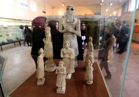 Iraqi Women Watch Ancient Statues Made Editorial Stock Photo - Stock ...