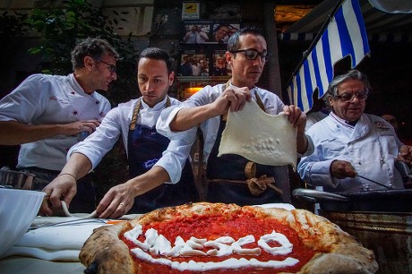Neapolitan Pizzaiuoli Pizza Makers Celebrate Unescos Editorial Stock ...