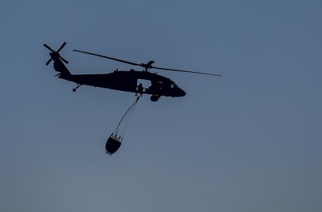 Military Helicopter Participaties Firefighting Efforts Ventura ...