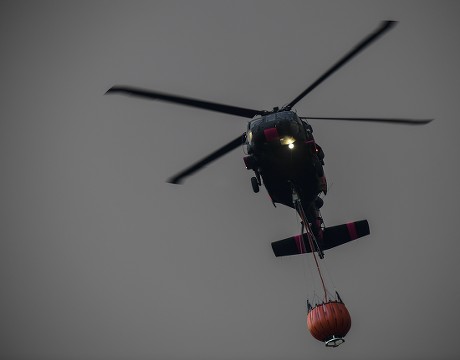 Military Helicopter Participaties Firefighting Efforts Ventura ...