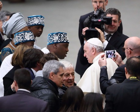 Pope Francis Meets Muslim Family Editorial Stock Photo - Stock Image ...