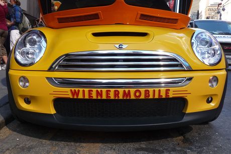 Oscar Mayer Wienermobile Editorial Stock Photo - Stock Image | Shutterstock