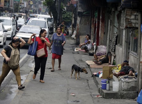 Poverty in Manila during Christmas, Philippines - 27 Dec 2017 Stock ...