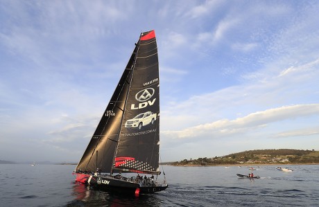Ldv Comanche Sails Derwent River Towards Editorial Stock Photo - Stock ...