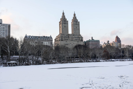 Seasonal Weather, New York, USA - 30 Dec 2017 Stock Pictures, Editorial ...
