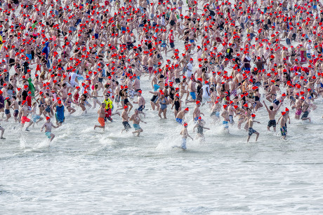 traditional new year's day swim scheveningen Stock Photos (Exclusive ...