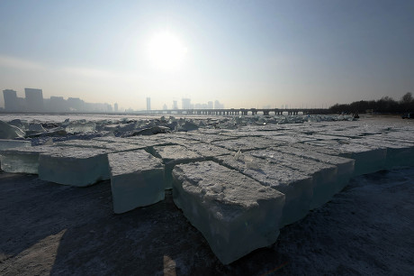 250 Large ice blocks Stock Pictures, Editorial Images and Stock Photos ...