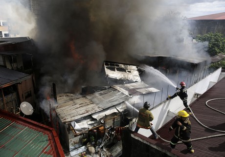 Fire burns at least a hundred houses to the ground at residential area ...
