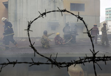 Fire burns at least a hundred houses to the ground at residential area ...