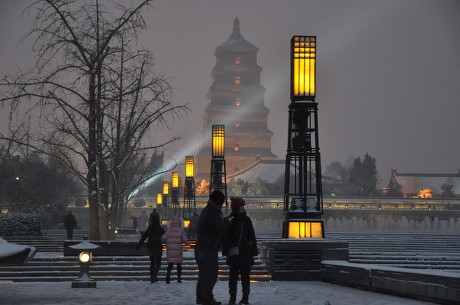 imágenes de First Snowfall of New Year, Xi'an, Shaanxi Province, China ...