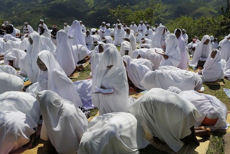 Unmarried Women Members Shembe Church Pray Editorial Stock Photo ...