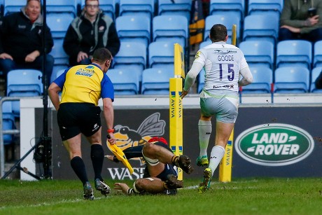 Saracens Full Back Alex Goode 15 Editorial Stock Photo - Stock Image ...