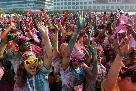 Color Manila Run, Pasay City, Philippines - 07 Jan 2018 Stock Pictures ...