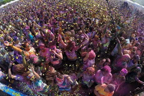 Runners Celebrate During 2018 Color Manila Editorial Stock Photo ...