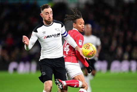 Bobby Reid Bristol City Battles Ball Editorial Stock Photo - Stock ...