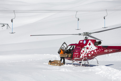 Worker Slope Patrol Reloads Helicopter Air Editorial Stock Photo ...