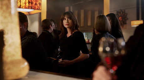 "Good Behaviour" (Season 2) TV Series - 2018 Stock Pictures, Editorial ...