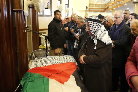 Palestinian Prime Minister Rami Hamdallah Prays Editorial Stock Photo ...