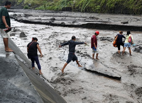 Filipino Villagers Maneuver On River Lahar Editorial Stock Photo ...