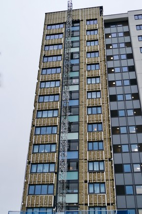 Council Workers Strip Flammable Vitrabond Cladding Editorial Stock ...