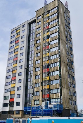 Council Workers Strip Flammable Vitrabond Cladding Editorial Stock ...