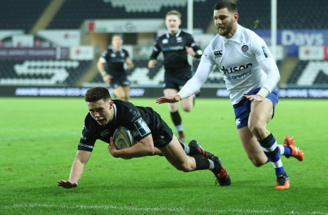 Dewi Cross Ospreys Dives Score Try Editorial Stock Photo - Stock Image ...