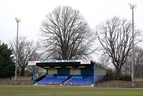 Ilford vs Tower Hamlets, Essex Senior League, Football, Cricklefields ...