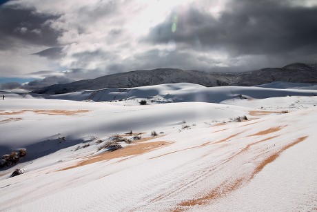 Snow in the Sahara Desert, Algeria - 06 Feb 2018 Stock Pictures ...