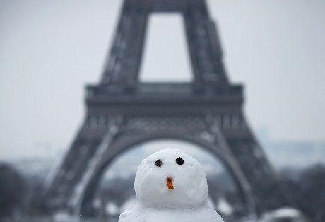 Snowman Seen Near Eiffel Tower Paris Editorial Stock Photo - Stock ...