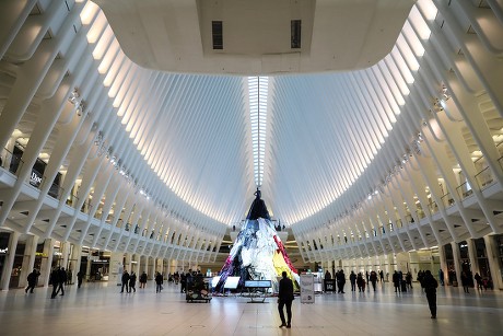 26 Foottall Installation Comprised Thousands Articles Editorial Stock ...