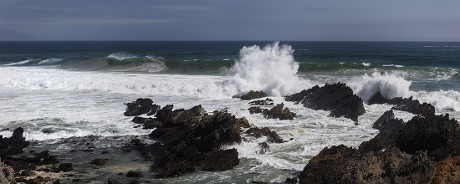 250 Breaking rocks Stock Pictures, Editorial Images and Stock Photos ...