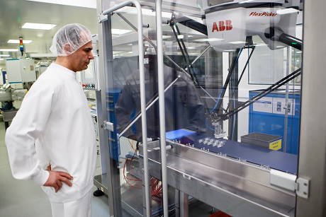 Employee Works Production Line Medicine Tractocile Editorial Stock ...