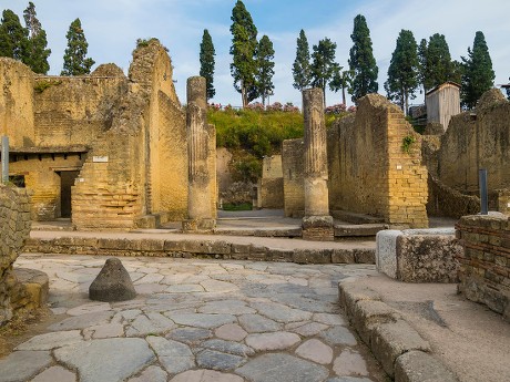 13 Excavation of herculaneum city Stock Pictures, Editorial Images and ...