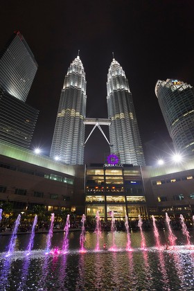 Klcc Lake Symphony Water Fountain Show Editorial Stock Photo - Stock ...