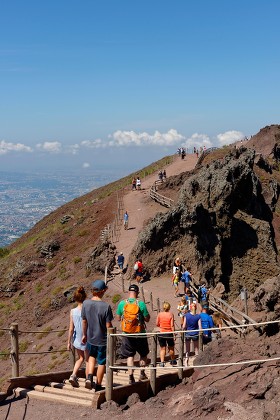 17 Crater of mount vesuvius Stock Pictures, Editorial Images and Stock ...